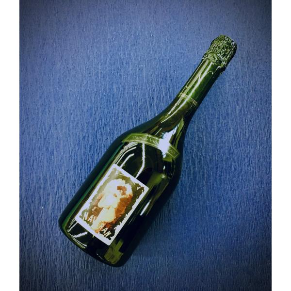 ナヴェラ・ダーマ 　エクストラ・ブリュット 2005 750ml　Dama de Naveran Extra Brut Cava 2005フレッシュ感あふれる果実味に、ハーブやミネラル、ナッツなどの印象が現われ、しっかりと口の中で主張する味...