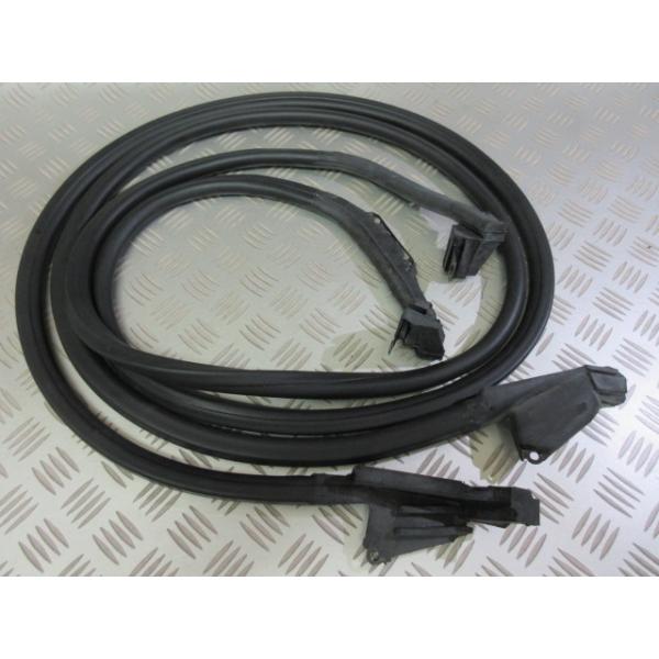 ☆取引詳細内容、休日等、ヤフーショッピングお知らせをご覧ください！ 必須！3168.1978-1982 C3 コルベット   ドア ウェザーストリップ pr 左右set　NEWFAIRCHILD　クーペBODY用FAIRCHILD製 こちら...