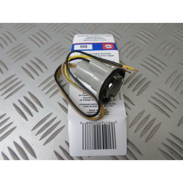 ☆取引詳細の内容、休日等、ヤフーショッピングお知らせをご覧ください！必須！55.アメリカ旧車 GMシボレー旧車etc テールランプ ソケット NEW　1967-1991　STANDARD MOTOR PRODUCTS S55 Tail La...