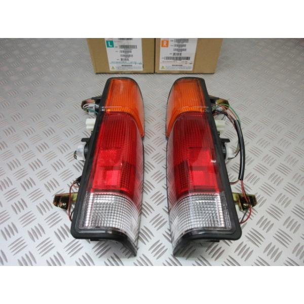 ☆取引詳細の内容、休日等、ヤフーショッピングお知らせをご覧ください！必須！1986-1997 US 日産 Pickup D21  テールランプ 左右set 純正OEM NEW！ EAGLE EYES製 DS329BLR  サービスバルブ、ソ...