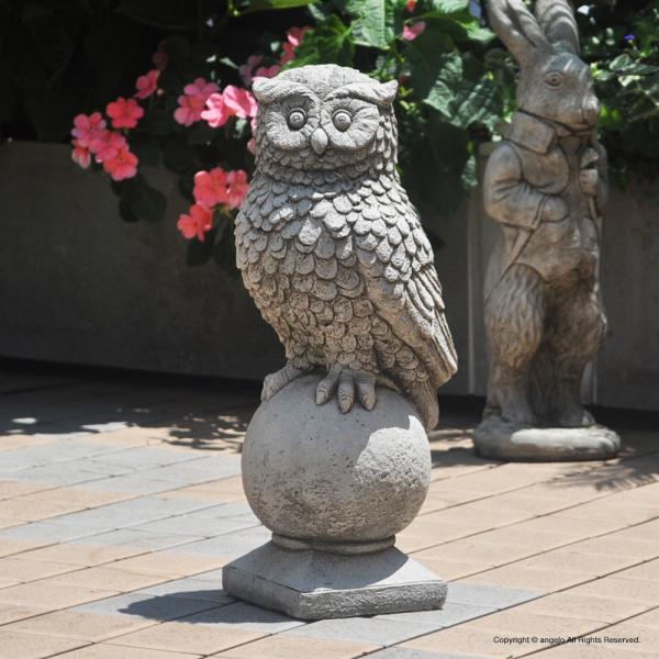 ふくろうボール１体価格です。（ほかに写っているものは別売です）サイズ　H45cm　幅22cm　奥行き22cm　13kg材質：ストーン石にセメントを混ぜたもので作成しておりとても重いんです　どっしりズッシリしていて安定感がありお庭ベランダに向...