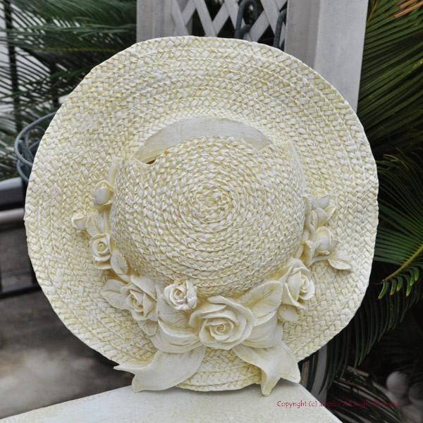 麦わら帽子のプランターストローハット　壁掛けとっても可愛いオーナメント エントランスやお部屋やお庭またエクステリアにも飾れます サイズ　W33cm×D32.5cm×H12cm ポリレジン製石造のような仕上がりの色合い真っ白ではありませんお願...