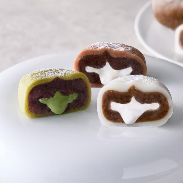 加熱方法にこだわり、香り高く仕上げたコーヒー餡を使ったカフェオレ大福、福岡の八女茶をもち生地、クリームに使用した抹茶クリーム大福、オランダのデザーン社の香り高いココアを使用したショコラクリーム大福をセットしました。ホイップクリームはあえて柔...