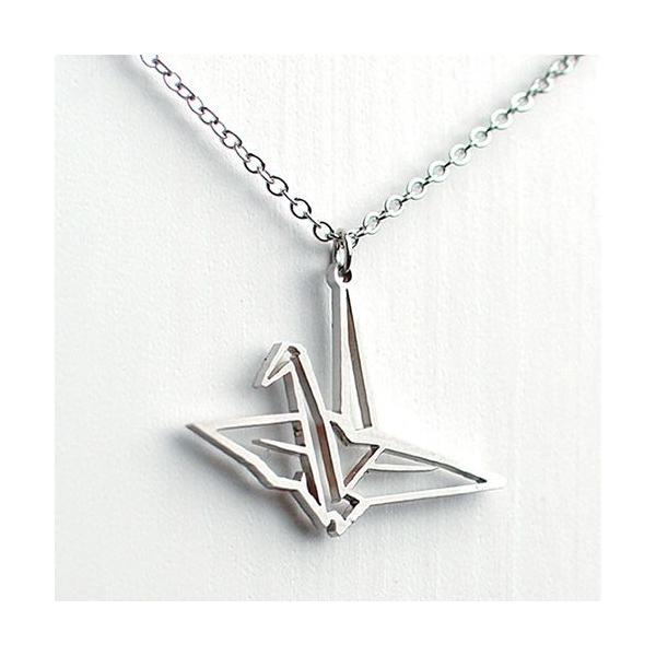 日本独自の形を探りネックレスにした、「THINK JAPAN」シリーズは、日本の文化や美しさを再確認できるプロダクトです。日本でも馴染みが深く、また最もポピュラーな折り紙作品と知られる「折り鶴」をモチーフにしたネックレス・ORIZURU。「...