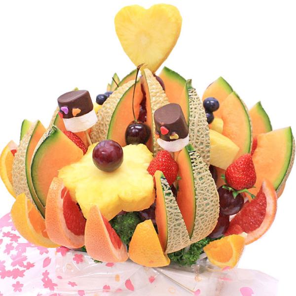 バースデーケーキをお探しならフルーツフラワーはいかが？テレビやメディアで話題の花束みたいなカットフルーツデコレーションハッピーカラフルーツ アリス【串本数】約61本（約4〜6人前）《果物一例》・パイナップル (フィリピン　他)・グレープフル...