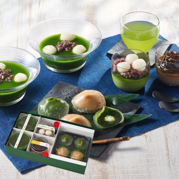上質な石臼挽き宇治抹茶を使用しました。柔らかく仕上げた抹茶のプリンにあんこと白玉をトッピングした宇治抹茶冷やしぜんざい、添付の抹茶みつをかけて召し上がる宇治抹茶白玉プリン、焙煎した芳ばしい香りのほうじ茶プリンにほうじ茶のあんこをトッピングし...