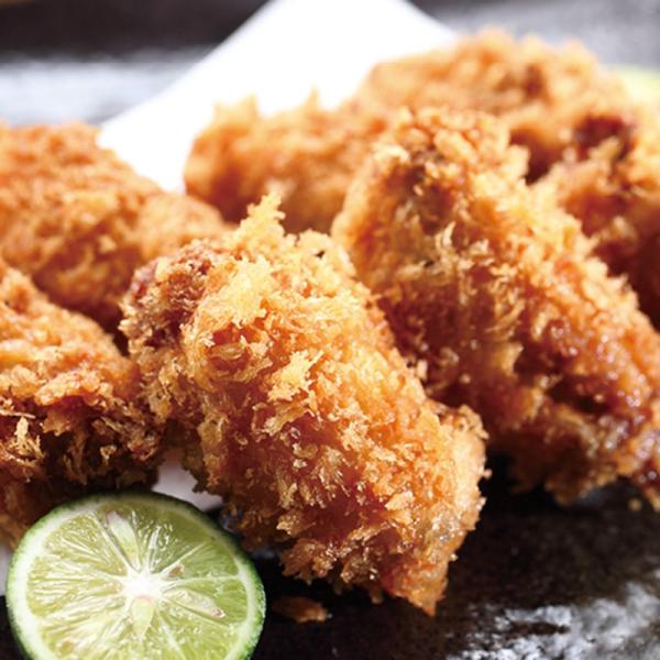 大粒かきと衣のサクッとジューシーな食感。 広島産の旬の時期のかきを急速凍結しました。凍ったまま、5〜6分前後揚げてください。濃厚な旨味を味わえる自信作です。商品名/広島産大粒かきフライ 内容/かきフライ700g(20粒入)賞味期間/冷凍1年...