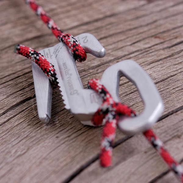 製品名：Figure9 (フィギュア9) Rope Tightener Lサイズ アルミニウム型番：F9L-02-09JANコード：0094664006980メーカ：NiteIze（ナイトアイズ）サイズ：H69×W86×D8mm重量：29ｇ...