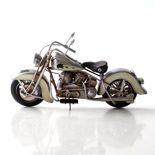 レトロな風合いが味わい深いアメリカン＆アンティークなオブジェたち手作り感たっぷりで愛着が持てます飾る場所や飾り方を吟味するのもワクワクしそう存在感があり、リビングでひときわ際立つ迫力のインテリアに！商品名 ： American Nostal...