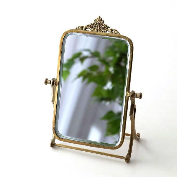 鈍い輝きが魅力の真鍮レトロな風合いはそこにあるだけでおしゃれ空間になりそう。真鍮のレトロ風のデザインとロココ調の装飾で個性が光るシンプルなスタンドミラーサイドのツマミで角度調節が可能です小物と一緒にかざったりドレッサーや玄関に置いて毎日の身...