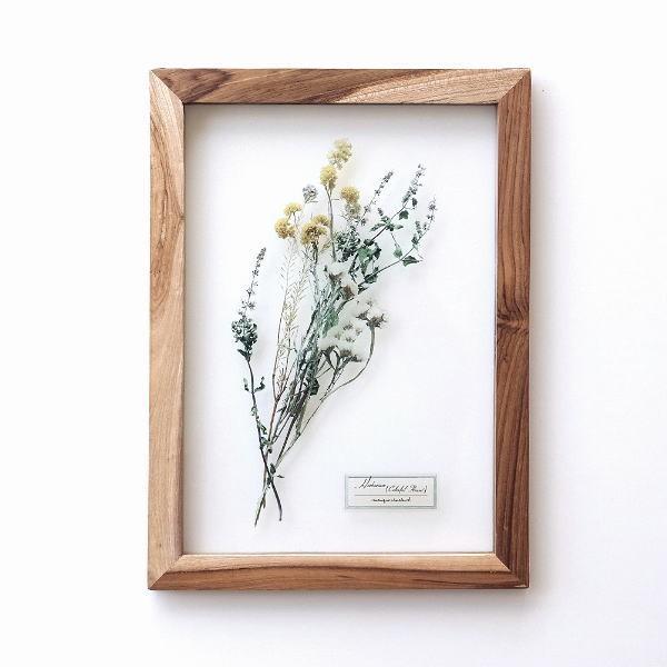 シンプルな天然木のフレームに印象的なドライフラワー細部まで綺麗に映し出した転写の技法でガラスにドライフラワーをプリントまるで、そこに本物があるかのようですいつまでも、色あせないナチュラルな壁飾りです商品名 ： フラワープリントのガラスフレー...