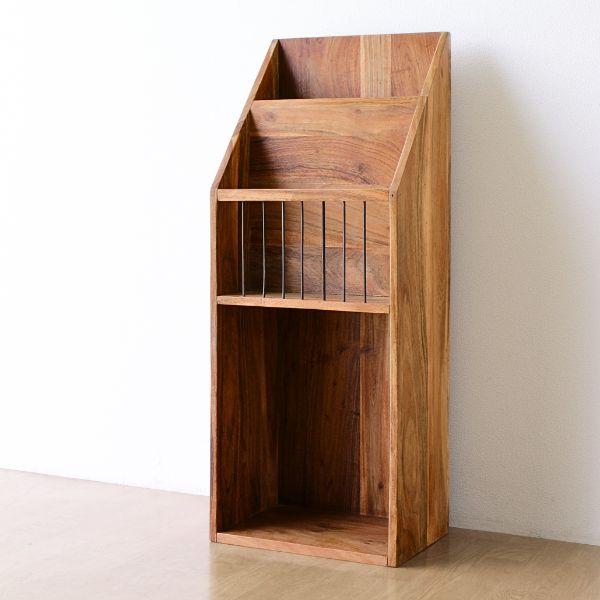 チークの木目の美しさと重厚感を味わえる、小家具シリーズは厚みのあるチーク無垢材を使用したシンプルなデザインがカッコいい小家具ですお気に入りのインテリアの雰囲気を損なわない高級感と丈夫な造りが魅力です本屋さんや雑貨屋さんのような見えるディスプ...