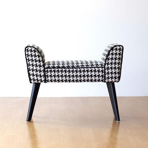 エントランスや廊下に置けるスリムなサイズのスツールベンチですクッションが効いていて座りここちもGOOD玄関でブーツや靴を履くときに女性に優しいスツールベンチもっとスリムなサイズになった可愛いベンチは狭い玄関でも置けそうです商品名 ： もっと...