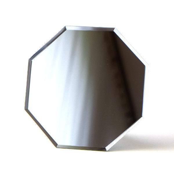 風水では運気がＵＰすると言われている人気の八角ミラー枠の無いスッキリタイプで壁掛けやスタンドになる２ＷＡＹタイプ洗面所など、ちょっとしたところでおしゃれに使えるミラーです商品名 ： スタンド＆ウォールミラー八角商品番号 ： plk6898平...