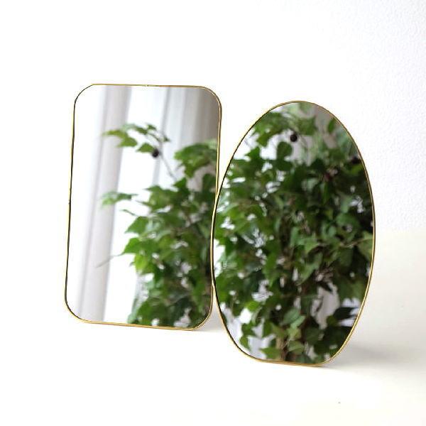 無垢の真鍮フレームのミラーシンプルで細めの枠がスタイリッシュなイメージです真鍮は時と共に質感が変わる独特の風合いが特徴素朴で、優しい雰囲気を醸しだしますインテリアやコスメミラーとしても縦長で使いやすい形です商品名 ： スリムな真鍮のスタンド...