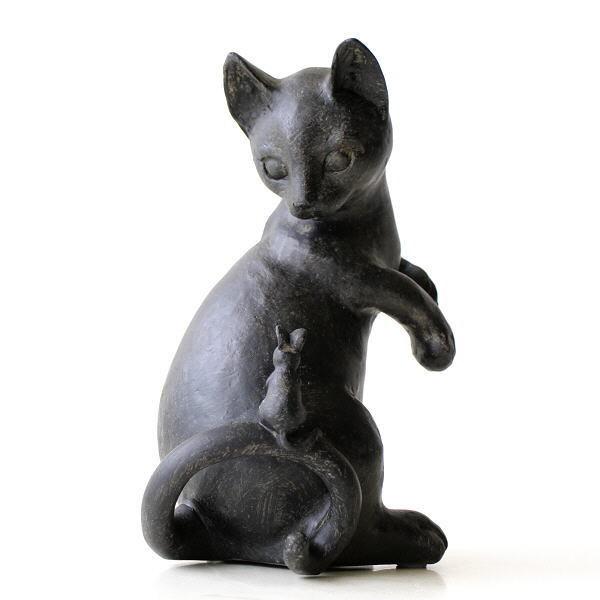 ネコとミニマウスの貯金箱あるようで無かったタイプの貯金箱の置物です飾っておくのも可愛くて貯金箱にもなって・・・一石二鳥です商品名 ： ネコとマウスの貯金箱商品番号 ： swa1421サイズ(cm) ： 幅12×奥行15×高さ21材質 ： レ...