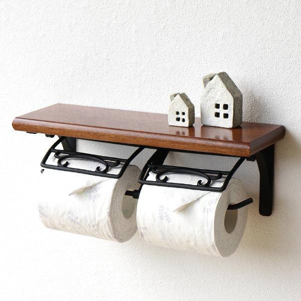 サニタリーはプライベートな空間であり時には、ゲストをお迎えする大切な場所欧風デザインのインテリアアクセサリーは空間を、より素敵を演出します天然木無垢材と黒染め真鍮のWホルダー厚みと高級感のある一枚板の天板と艶消しブラスの模様入りペーパー押さ...