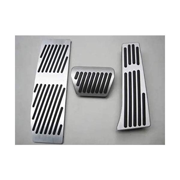 BMW車専用のアルミペダルカバーです。高品質アルミを使用し、愛車の足元に高級感を演出致します。滑り止めのラバーが付き、踏み心地も良好です。工具や穴あけ作業も不要のはめ込み式です。取付け説明書付。フットペダルのみ、サイズのご確認をお願い致しま...