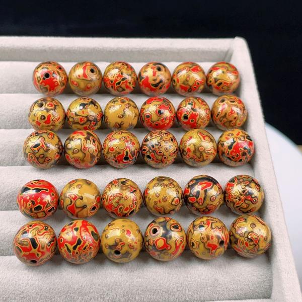 螺鈿は、広義には貝をもって飾ることをいうが、狭義には貝片を器物等の木地や漆面に装着して施す装飾法をいう。漆(うるし)の付着方や貝の干渉色により、粒ごとに相違が出ることがあります。ご理解ご了承の上ご購入ください。天然石専門　業界最低価格を目指...