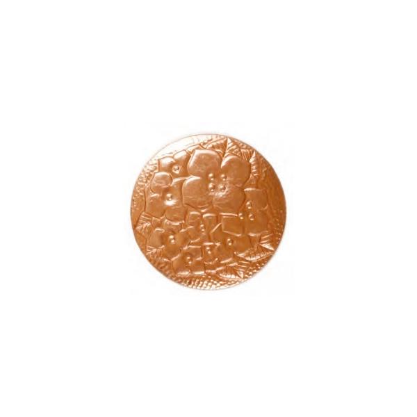 美しい地模様の施された彫金板のブローチです！