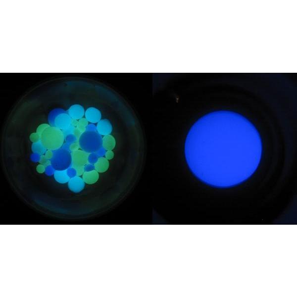 昼間の光を蓄え、暗い所で光る不思議なストーン。光る素材を活かして、インテリアやアクセサリーに。●ルミナスストーンは、下が平らになっているので両面テープや接着剤などで色々なところに貼付ての使用が可能です。●ルミナスストーンは手作りの為、デザイ...