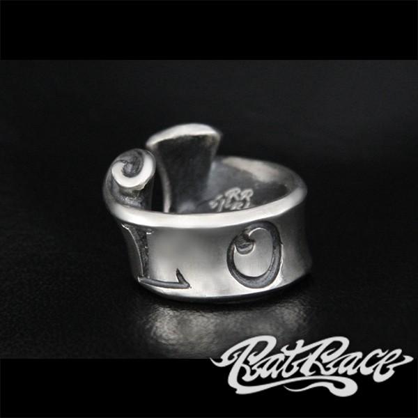 【RAT RACE】r.l.d(ラットラブデザイン)こちらは受注製作品のため、お届けに2〜3週間程のお時間を頂きます。ご了承下さい。※表示価格は1個あたりの価格です。"KING OF SKULL"【RAT RACE/ラットレース】耳に巻き付...