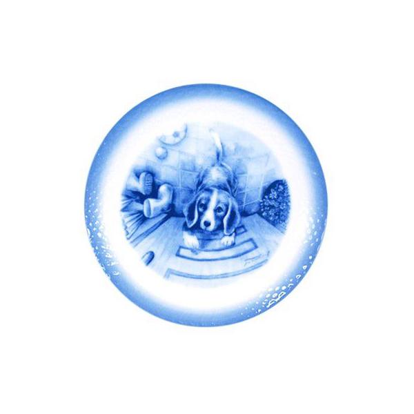 犬の言葉が聞こえてきそう…彼等と過ごしてふと目にする小さな感動を絵にしました。さりげない日常のひとこまにそれぞれのストーリーがあります。あなたはどのシーンがお好き？『ドアの外で』Knocking On The Door.−ごめんなさい−※サ...