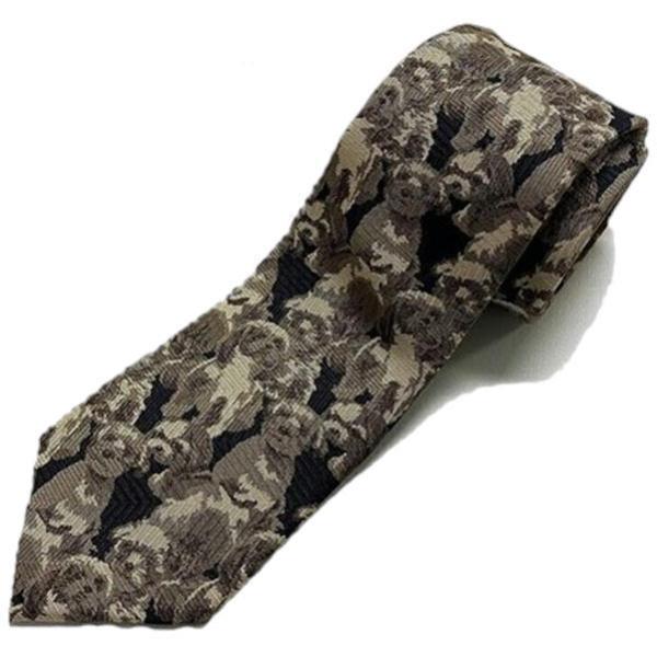 シーズー好きの方にオススメのネクタイです。可愛いだけでなく、日本製でシルク100％の贅沢な光沢感も楽しめます!!Size：全長 約142cm　大剣幅 約8.5cm生産地：日本素材：シルク☆無料ネクタイ用紙袋にお入れしてお届け注意事項 ※モニ...