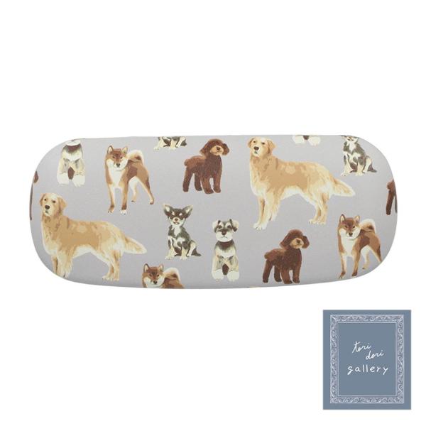 犬柄がキュートなメガネケース！ハードケースなので、大切なメガネやサングラスをしっかりガードできます。メガネクロス付きです。Size：約6.5cm×16cm×4cm 素材：ポリエステル・ポリスチレン・ポリ塩化ビニール☆メガネケース上部分は開閉...