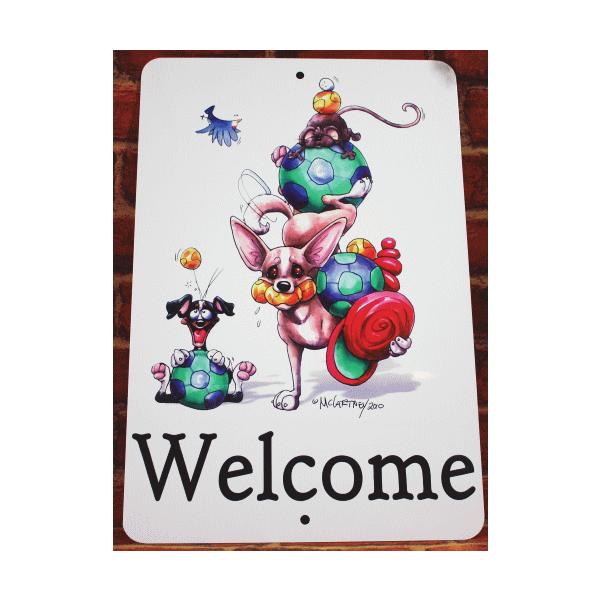 めいいっぱいおもちゃを抱えたキュートなポーズのウェルカムプレート。隣に描かれているパピーもとても可愛いです♪いろいろな場所にインテリア・エクステリアとしてお使いいただけます。プレート本体の素材はアルミニウム製。室内で簡易的に飾られる場合は、...