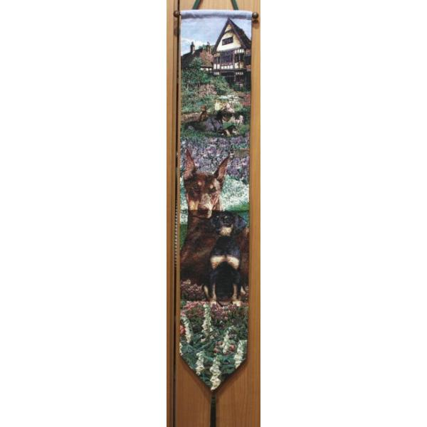 アメリカのブリーダーさんがお送りする自信作！タペストリー同様、スタンダードで毛色の豊富なワンちゃんを、ちょとした壁の隙間に飾ることが出来ます。何となく寂しかったスペースにおススメ。サイズ：約　W20 x H107cm素材：綿100%
