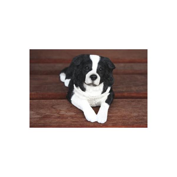 今にも動き出しそうな輸入フィギュアです。1体1体クラフト職人が手作りで表情豊かに、コートの質感や細かなところまで丁寧に仕上げています。重量感もありお部屋の中が優雅な雰囲気に包まれます。お部屋のインテリアとして、またウエルカムドッグとして♪　...