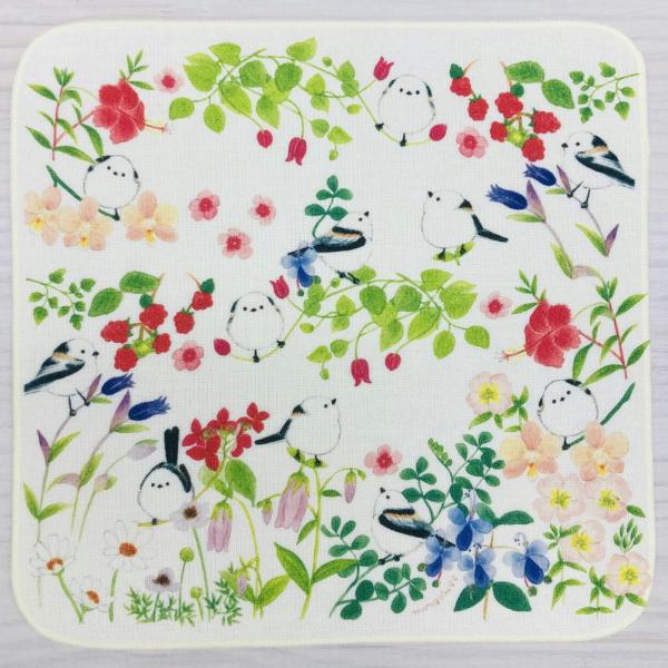 色鮮やかななお花中にシマエナガちゃんが戯れているナチュラルでさわやかなハンカチです♪細やかに描き込まれている葉っぱや草木なども素敵です表ガーゼ・裏パイルのハンカチなので吸水性がよいのが嬉しいポイントです♪とり好きさんへのプレゼントにも喜ばれ...