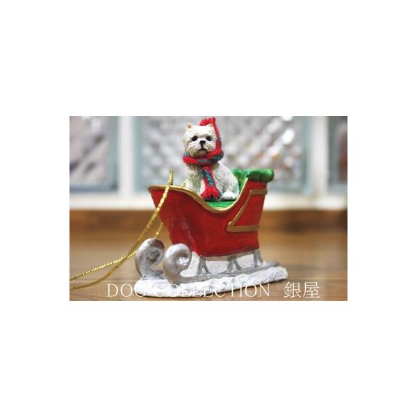 ウエスティーが真っ赤なソリに乗ったオーナメント♪見ているだけで楽しくなる可愛いさ♪♪全体の大きさは高さ約7.5×8.5×4.5大きめオーナメント!!コートの質感も良く作られています。お部屋のインテリアとしても、クリスマスシーズンにはオーナメ...