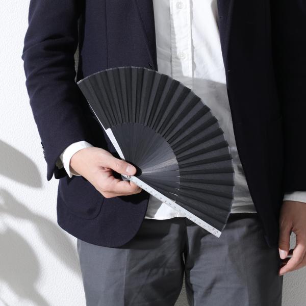 サイズ:本体/開いた形状 20x36(cm) 、閉じた形状 20x3(cm)s、桐箱H24xW 5.5xD 3.5(cm)関連キーワード:扇子 せんす 夏 シーズン サマー 納涼 避暑 涼しい 風 扇風 メジャー 定規 ステーショナリー も...