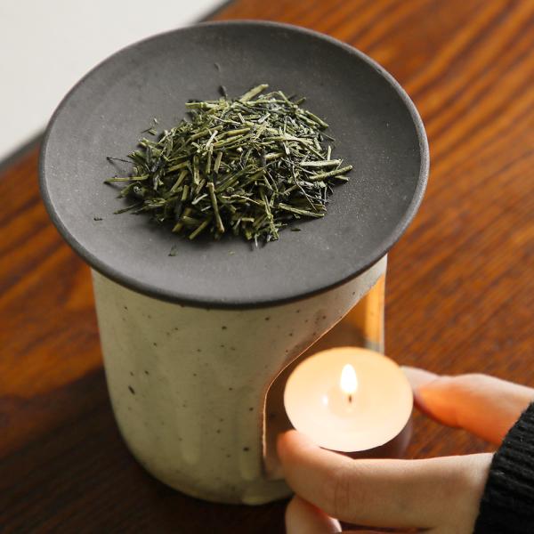 サイズ全体:φ105×H110mm茶香炉本体:φ85×H100mm(キャンドル出入り口:w50mm×H60mm)キャンドル：φ32×H15mm茶皿：φ105mm×H13mm、茶皿高台：φ65mm×H5mm重量:450g（化粧箱込み）材質:陶...