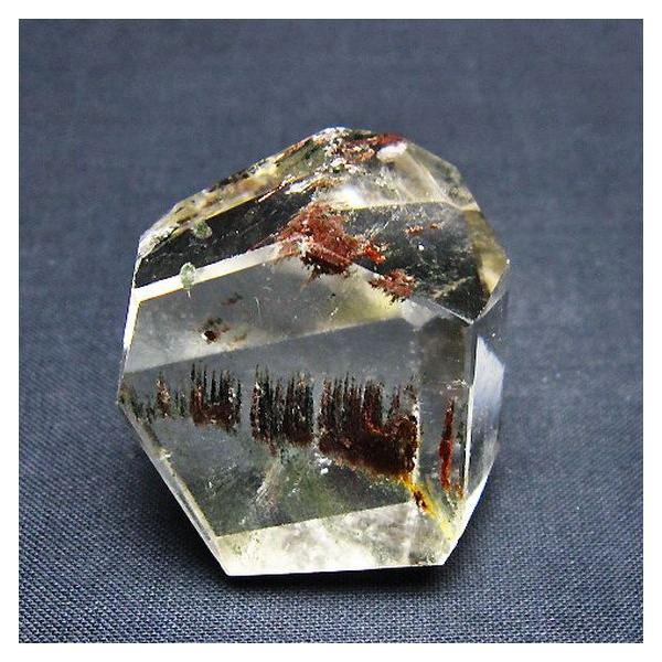 ■商品名：グリーンファントム 原石 ■商品ID：t577-4807 ■商品重量：約 56g ■商品サイズ：  高約:40mm   横約:37mm  厚約:28mm