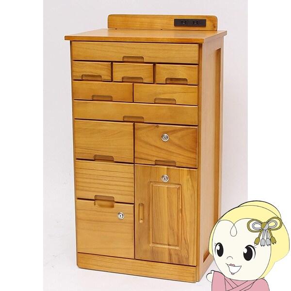 引き出しが多く、収納力抜群。鍵付きだから、大切なものの保管にもピッタリ。便利なコンセント付き。■カラー：ライトブラウン■サイズ：約幅45×奥行32×高さ83cm■素材：本体：天然木（桐）・桐合板（両方ラッカー塗装済み）■鍵付き収納有■コンセ...