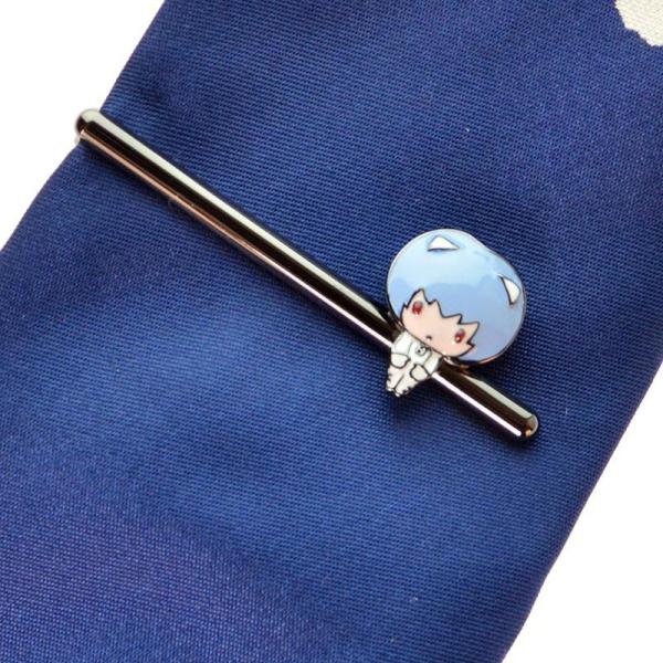 ポップでキュートなキャラクターシリーズのサンリオ『EVA MICRO MACRO』とのコラボでタイピン、ピンズ、カフスを発売！===「エヴァンゲリオン ミクロマクロ」とは===スタイリッシュなエヴァの世界を、可愛くアレンジしたキャラクターた...