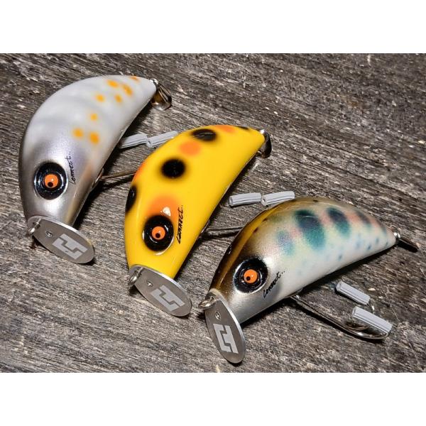 ■約75mm　■約21g　■ウッド製　■made in Japan　　　　リックロックは非常に凝った作りのライブリープラグです！　ヒートンやリグをつける中心部分の素材はヒバ、その周りは軽い桐材を使って作られています　。ボディの下部には大小二...