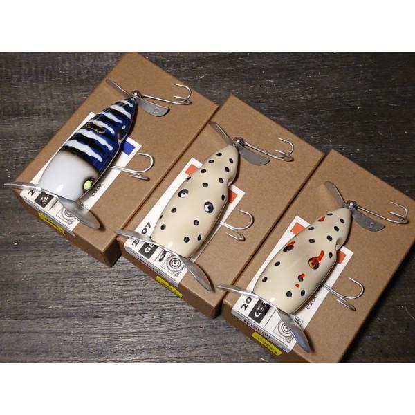 ■90mm　■約27g　■ウッド製　■made in Japan　　　　　オリジナルのペラとカップを搭載したノイジープラグです。