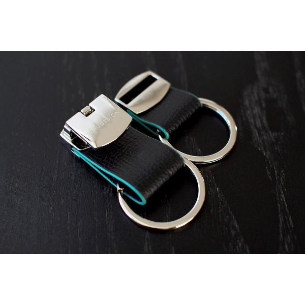 【正規販売店】【正規品】【メール便送料無料】カラー：　ブラック / ブラック素材：　牛革（イタリア マストロット社シボ革）、合金サイズ：　高さ 70 mm × 横幅 32 mm × 厚さ 15 mm重量：　33 g