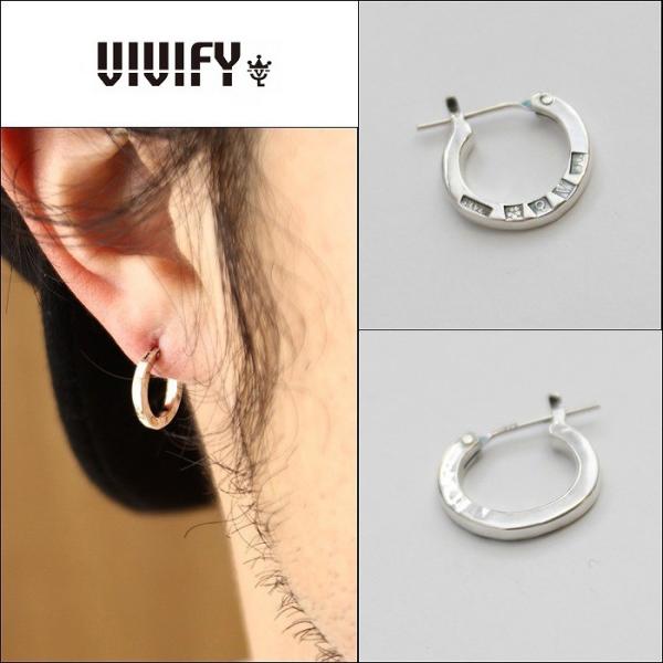 ＊こちらのアイテムは受注生産となります。＊付属でVIVIFYオリジナルの黒い巾着袋orBOXが付属します。MATERIAL：ag925silverSIZE： 直径:約13mm ／ 幅/厚さ:約1.8mmCOMMENT：スクエアボディの側面に...