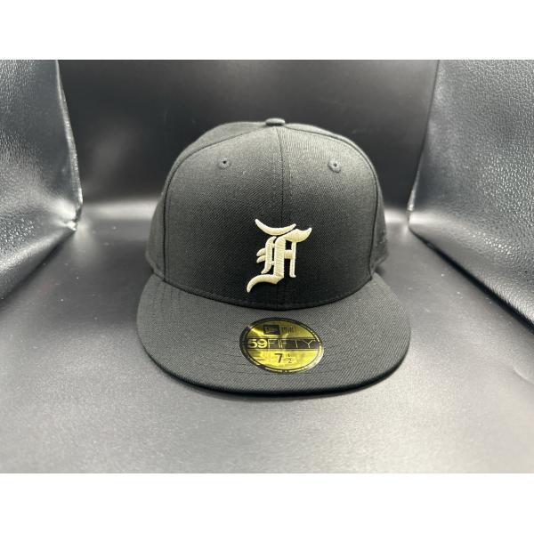 管理番号：gl-04-009ブランド名：NEW ERA × FEAR OF GOD ESSENTIALS 商品名：ニューエラ フィアオブゴッド エッセンシャルズ ウール ブラック品番：-サイズ：9FIFTY 7 1/2コンディションランク：...