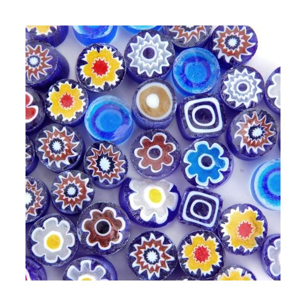 膨張係数104の同色系ミルフィオリです。直径4-5mmのサイズのものがおよそ100gです。画像は代表的なものですのでお送りするものとサイズや柄が異なることがあります。