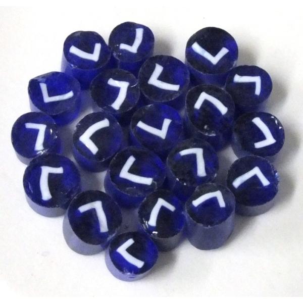 膨張係数104のミルフィオリです。ご自分のイニシャルなどお選びいただくのに便利です。