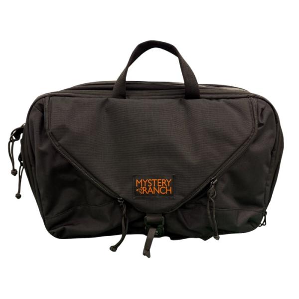 YKKコーティングジッパーなどの耐水機能で保護されたポケットや整理整頓オプションが充実したブリーフケースです。耐久性に優れたCORDURA?ファブリックを使用しているため、過酷で長時間の通勤にも耐えられます。また、両手を自由にしたければ、背...