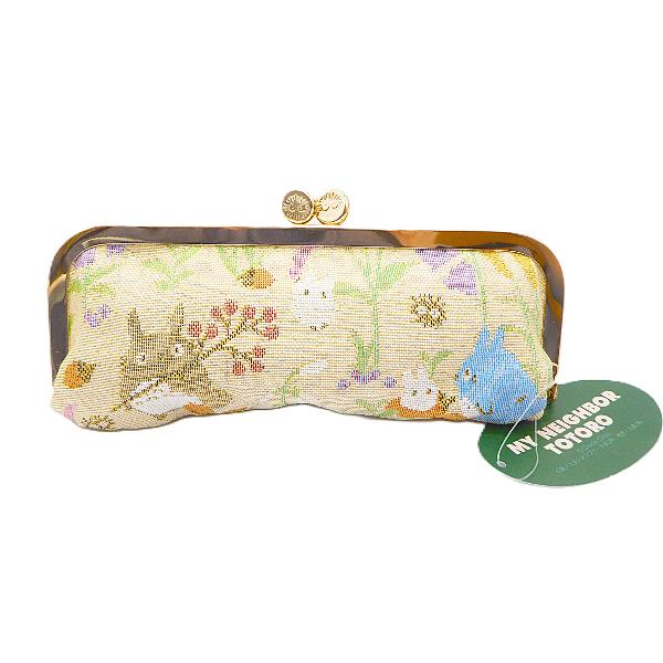 【配送について】無料ラッピングや日時指定、複数同梱包ご希望の場合は、定形外郵便での発送は出来ません。となりのトトロ柄が大人かわいいメガネケース♪大きく開くがま口で、メガネが出し入れしやすい形状です。※めがね拭きは付属しておりません。★商品説...