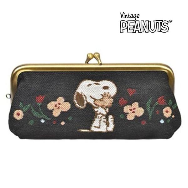 【配送について】無料ラッピングや日時指定、複数同梱包ご希望の場合は、定形外郵便での発送は出来ません。ゴブラン織りスヌーピー柄が大人かわいいメガネケース♪大きく開くがま口で、メガネが出し入れしやすい形状です。両面同柄仕様。※めがね拭きは付属し...