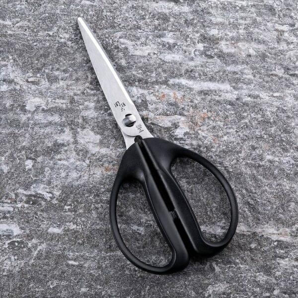 洗いやすく清潔に使えるセパレート仕様。手を入れやすく握りやすいハンドル形状。食器洗浄機使用可【材質】刃体：ステンレス刃物鋼 / ハンドル：ポリプロピレン(耐熱温度100度)【サイズ】195×90×12mm【重量】62g【生産国】日本【広告文...